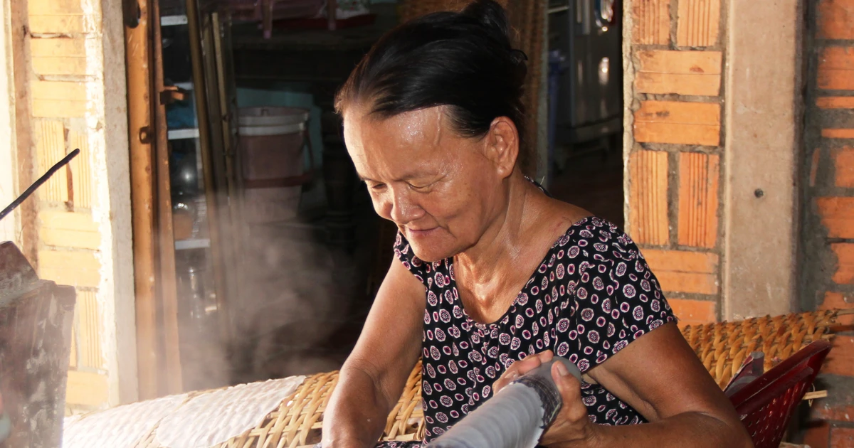 Bánh tráng phơi sương Trảng Bàng - ẩm thực nổi tiếng đất Tây Ninh