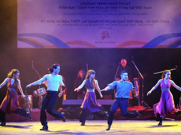 Chương trình nghệ thuật "Tango và âm nhạc dân gian Achentina ...