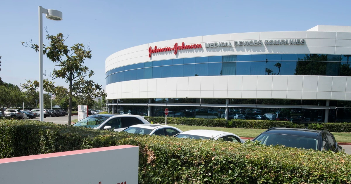 Johnson & Johnson lại đối mặt vụ kiện tập thể mới liên quan đến phấn ...