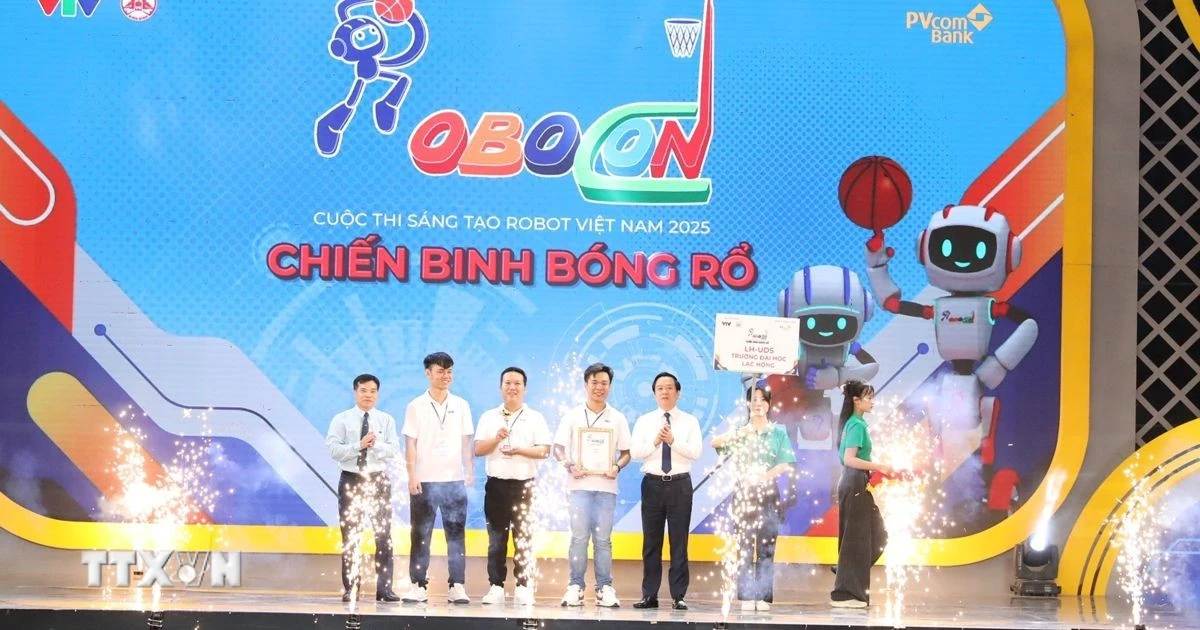 Robocon Việt Nam 2025: Đội Lạc Hồng Vô Địch Đầy Ấn Tượng