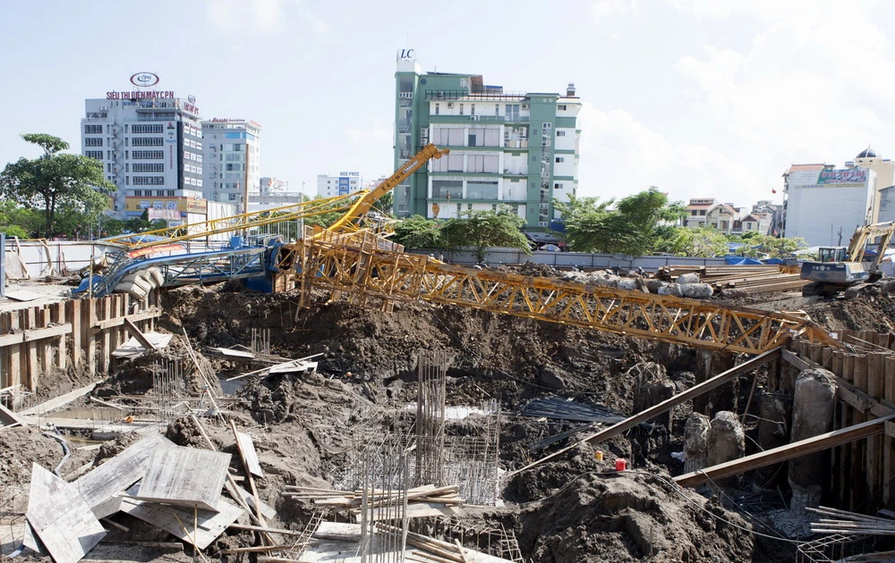 Hải Phòng điều tra vụ đổ tháp cẩu khiến một người chết thảm