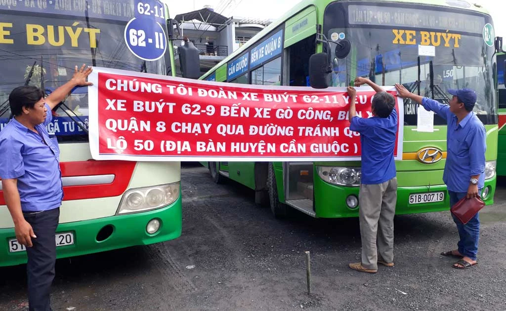 Long An: Phản đối ra tuyến xe buýt mới, nhà xe tuyến cũ ngừng chạy ...
