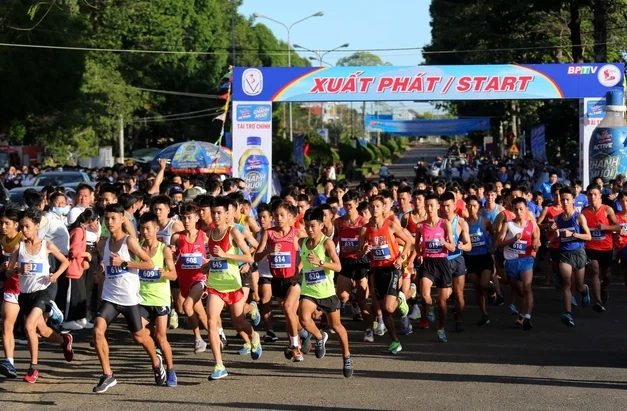 1.500 vận động viên tham gia Giải Việt dã “Chinh phục đỉnh cao Bà Rá ...