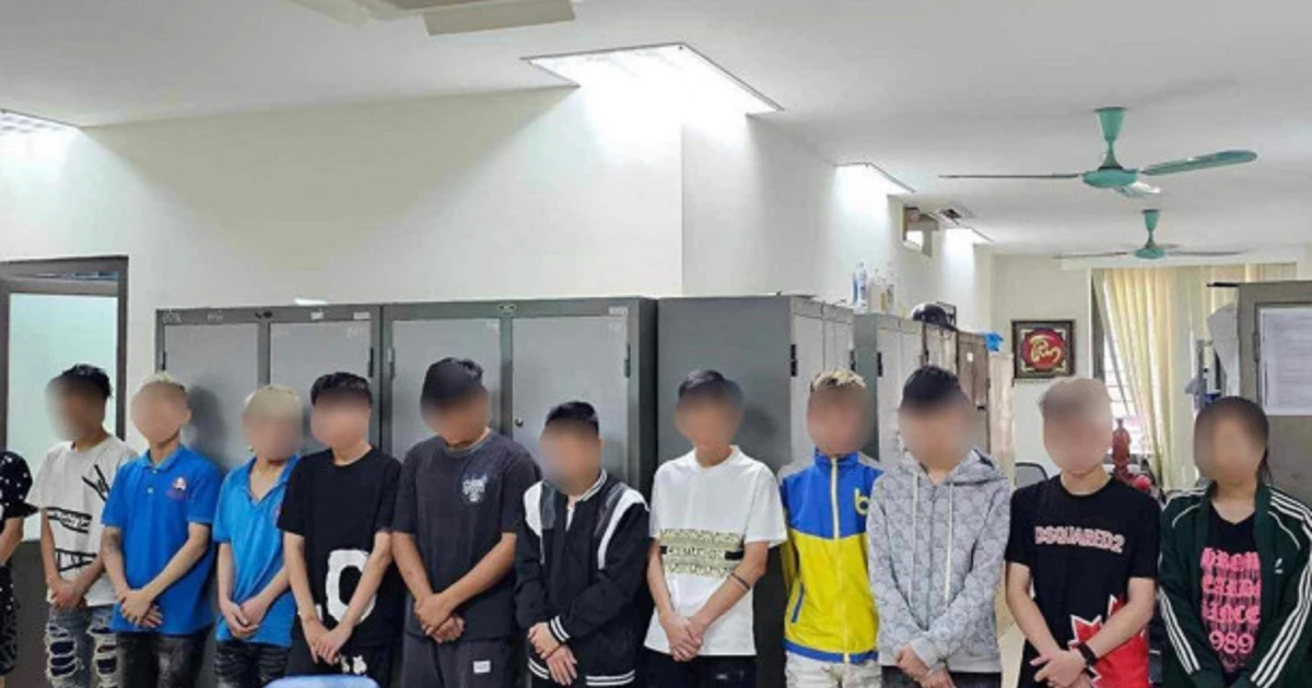 Hà Nội: Tạm giữ nhóm đối tượng ném vỏ chai thủy tinh gây thương tích ...