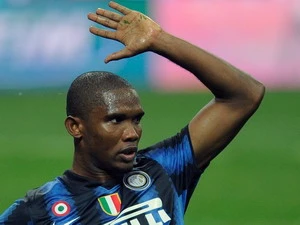 Eto’o trở thành cầu thủ lương cao nhất thế giới | Vietnam+ (VietnamPlus)