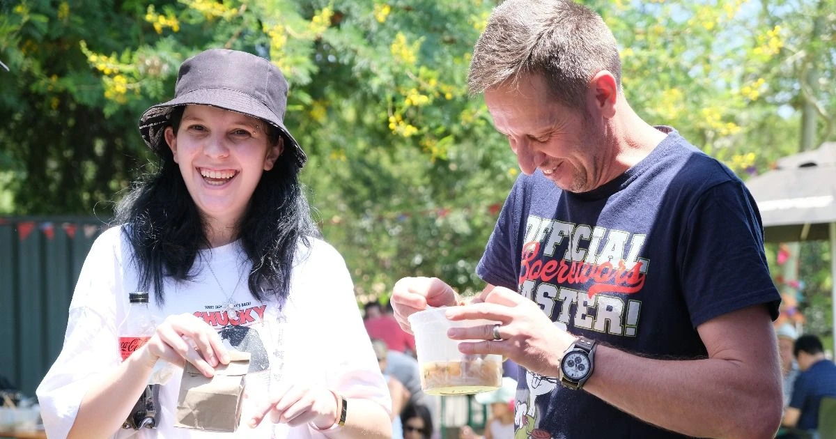 Khách châu Phi “sảng khoái” với phở và nem rán, muốn "thử nhiều đồ Việt" hơn nữa | Vietnam+ ...