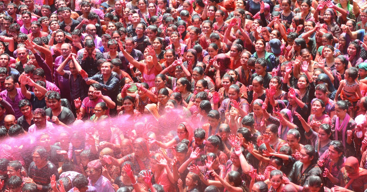 Ấn Độ ngập tràn sắc màu trong lễ hội Holi của người Hindu | Vietnam+ ...