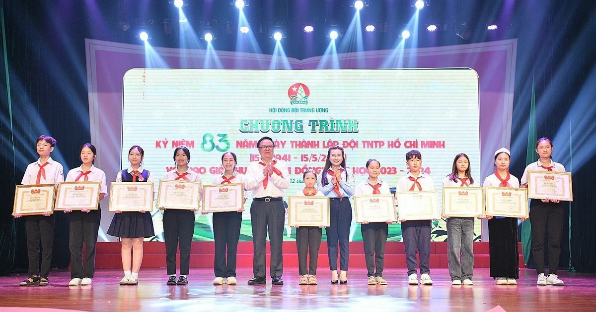 Thiếu nhi Việt Nam: “Tuổi nhỏ chí lớn," rèn đức luyện tài | Vietnam+ ...