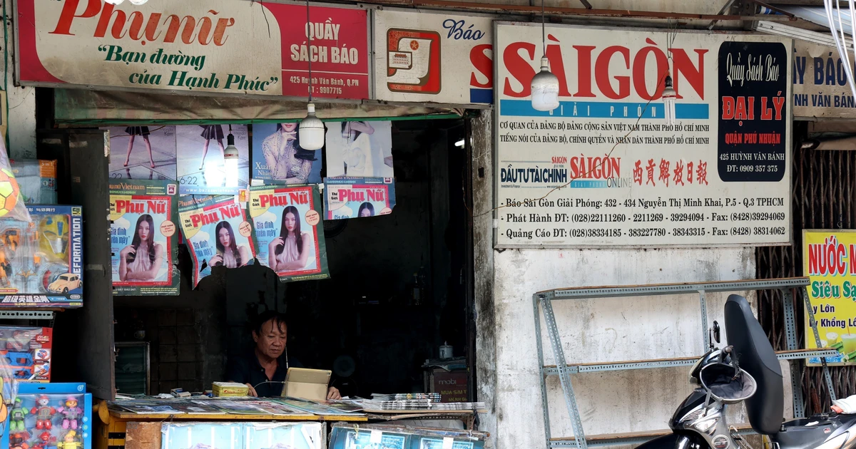 Thành phố Hồ Chí Minh: Sạp báo giấy còn sót lại ở quận Phú Nhuận | Vietnam+ (VietnamPlus)