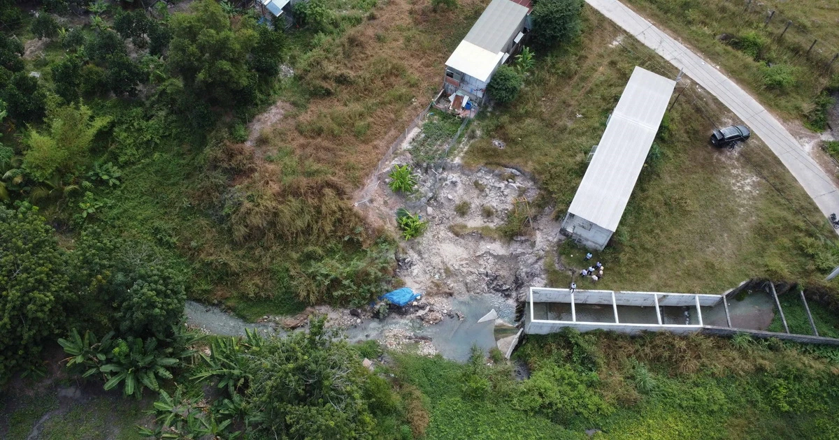 Cận cảnh Suối Bưng Hổ ở Bình Phước sạt lở nghiêm trọng, ảnh hưởng nhiều ...