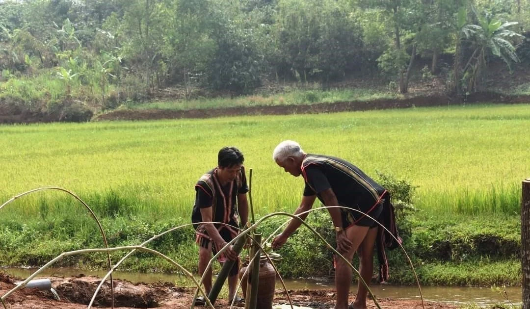 Hình ảnh Gia Lai phục dựng nghi lễ Cúng giọt nước của người Jrai | Vietnam+ (VietnamPlus)