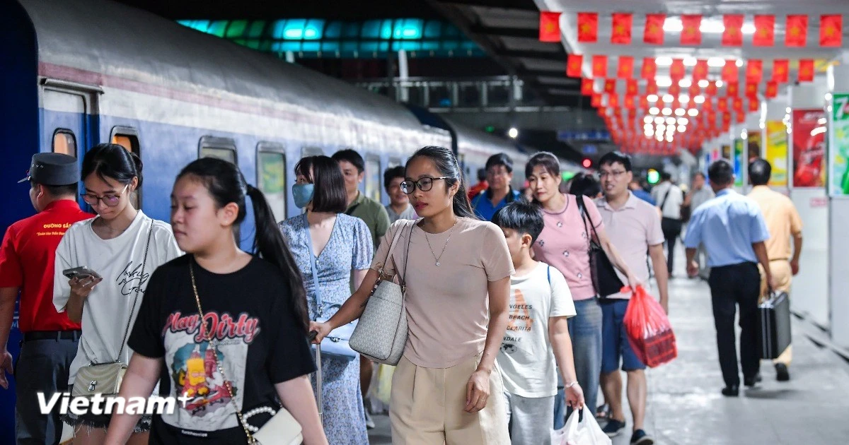 Bắt đầu đăng ký vé tàu tập thể Tết 2026 từ 9/9 | Vietnam+ (VietnamPlus)