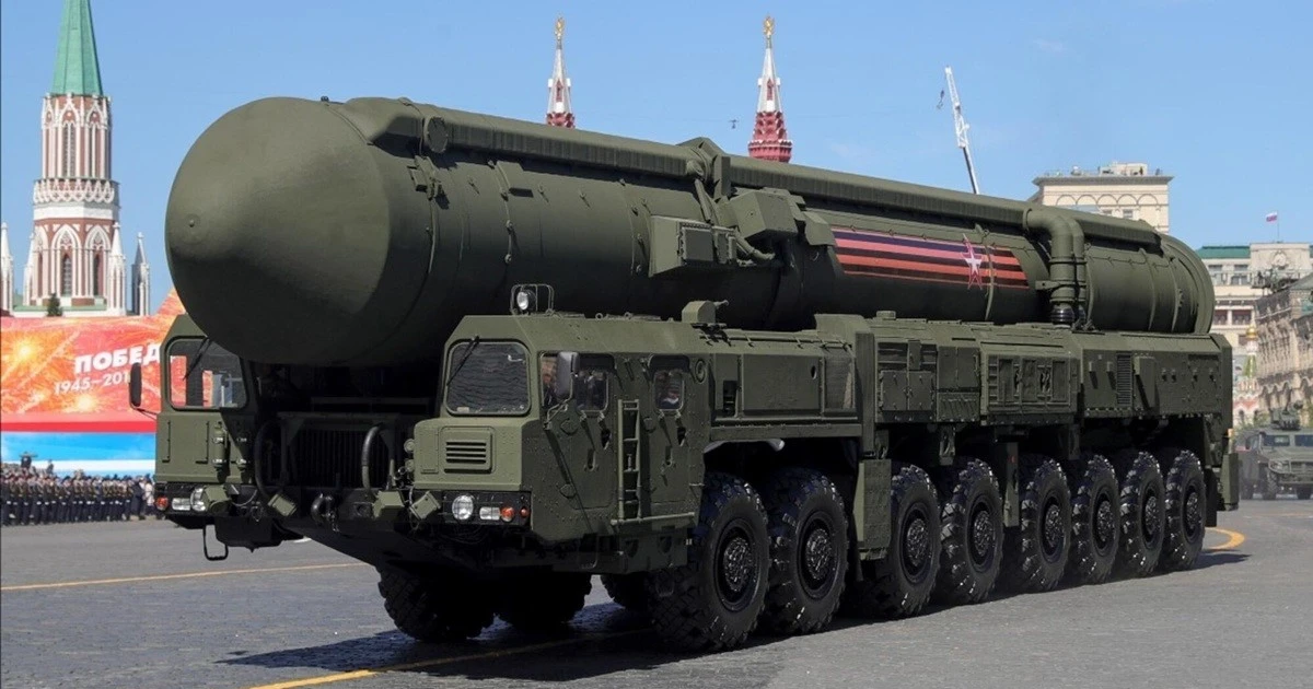 Nga tuyên bố thử nghiệm thực chiến tổ hợp tên lửa Oreshnik | Vietnam+ ...