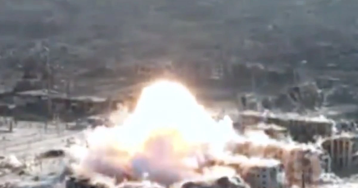 Bản tin 60s: Nga ném bom phi hạt nhân ODAB-9000 gây sóng xung kích ở Kharkov | Vietnam+ ...