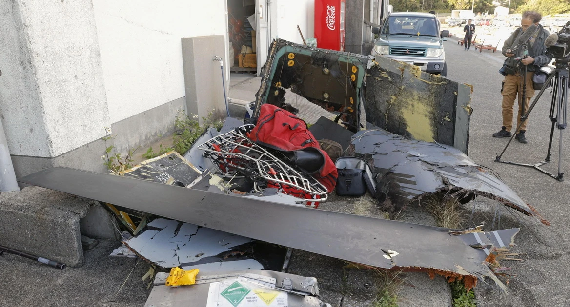 Vụ rơi máy bay quân sự Osprey: Tất cả thành viên phi hành đoàn tử nạn | Vietnam+ (VietnamPlus)