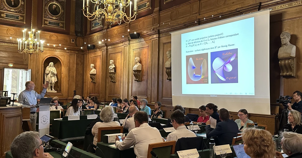 Hai nhà nghiên cứu Việt Nam nhận giải thưởng của Viện Hàn lâm Pháp | Vietnam+ (VietnamPlus)