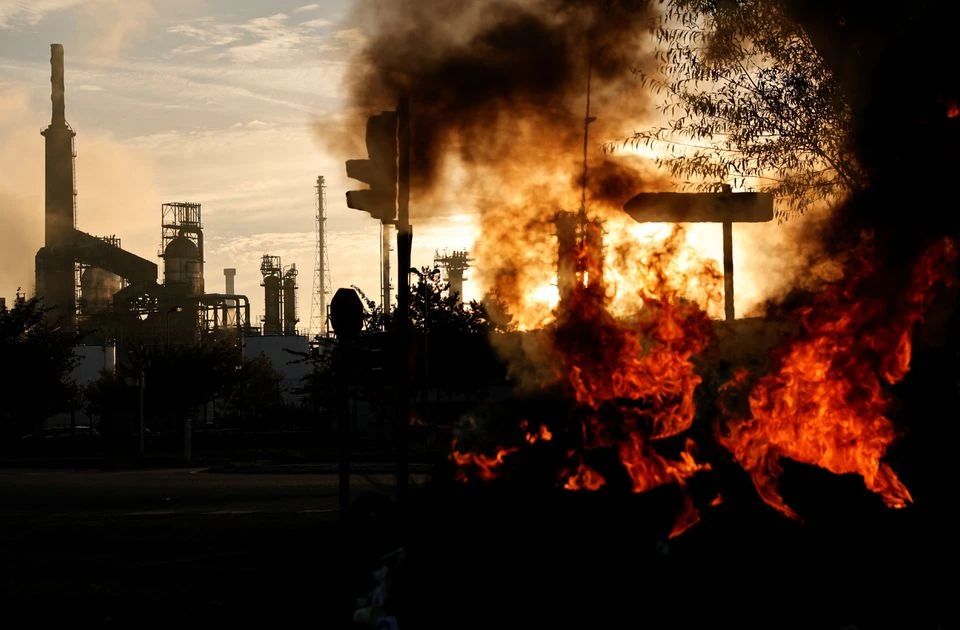Exxon Mobil nỗ lực tái khởi động các nhà máy lọc dầu sau đình công ...