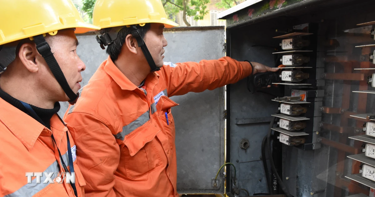 EVN khuyến nghị hạn chế dùng thiết bị công suất lớn vào giờ cao điểm
