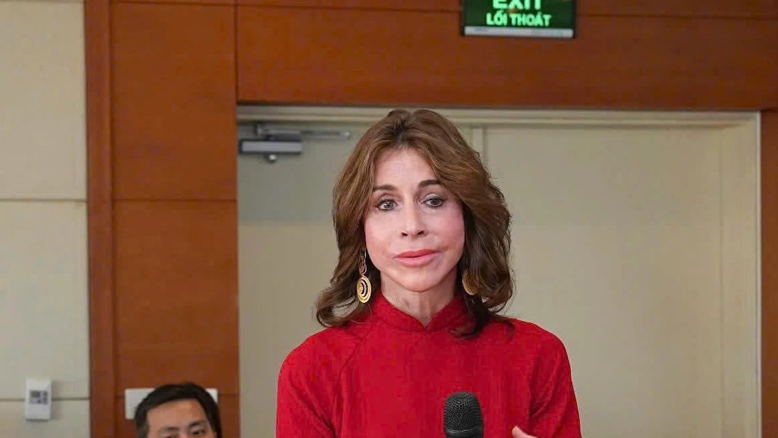 Bà Katrin Kandel - Người nước ngoài duy nhất được trao Giải thưởng Tình ...