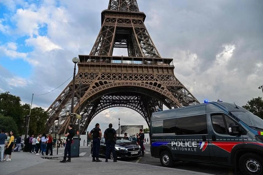 Pháp: Thủ đô Paris thúc đẩy dự án cấm ôtô lưu thông quanh tháp Eiffel ...