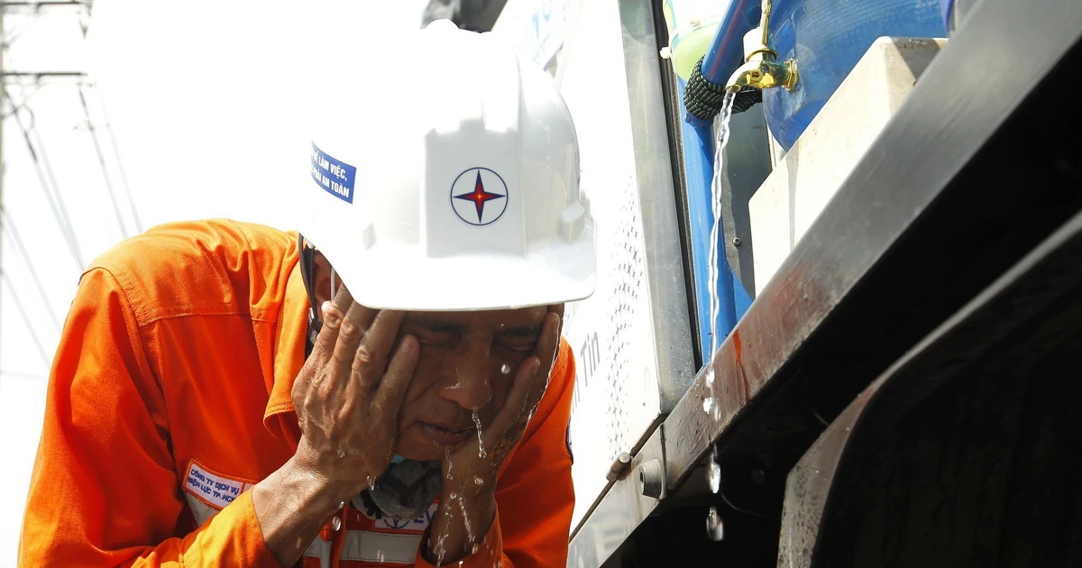 Cần làm gì để tránh bị sốc nhiệt khi thời tiết nắng nóng gay gắt ...