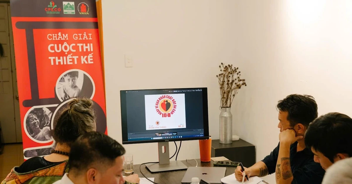 Logo truyền thông kỷ niệm Ngày vì nạn nhân chất độc da cam là biểu ...