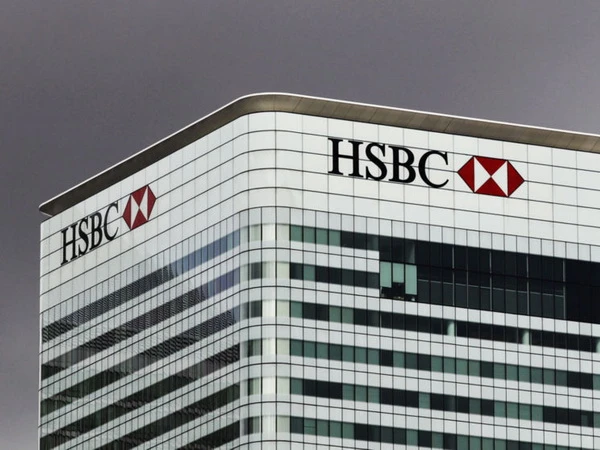 HSBC, UBS công bố kế hoạch chuyển lao động khỏi Anh | Vietnam+ ...