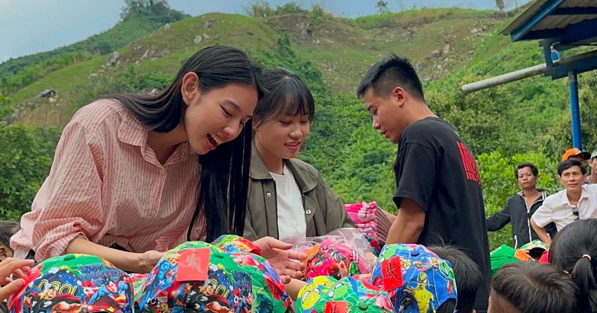 Hoa hậu Thùy Tiên cùng Team châu Phi tiếp tục hành trình Mang điện đến vùng cao | Vietnam+ ...