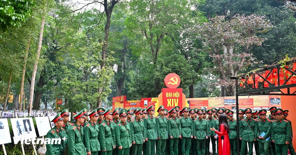 Khám phá lịch sử vẻ vang của Đảng và Chủ tịch Hồ Chí Minh tại Phủ Chủ ...