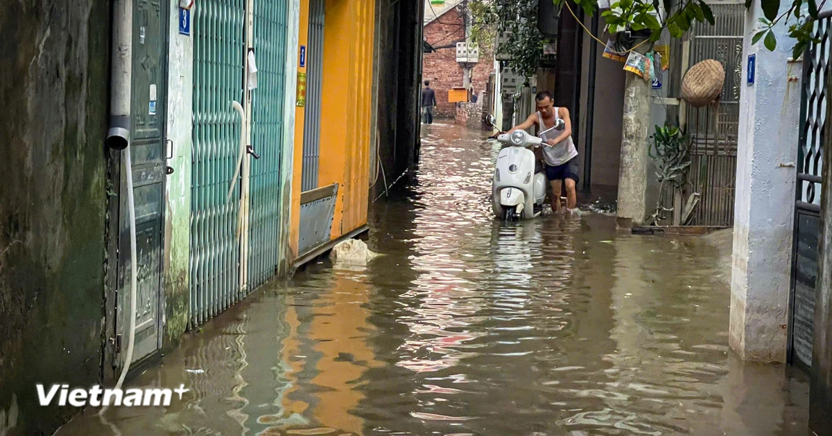Người Dân Hà Nội Chuẩn Bị Ứng Phó Bão Matmo Ngày 6/10 | Vietnam+ ...