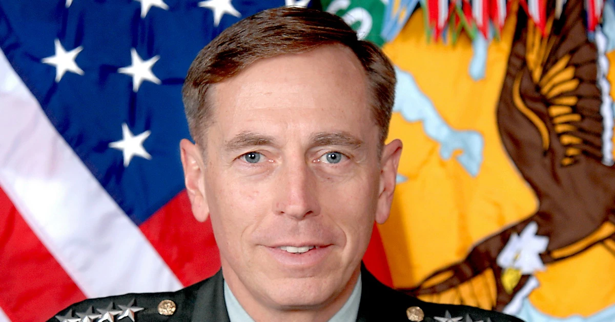 Cựu Giám đốc CIA nhận tội tiết lộ bí mật quân sự với người tình ...