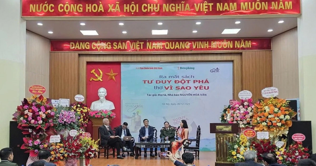 Ra mắt sách 'Tư duy đột phá' và tập thơ 'Vì sao yêu' của Nguyễn Hòa Văn ...