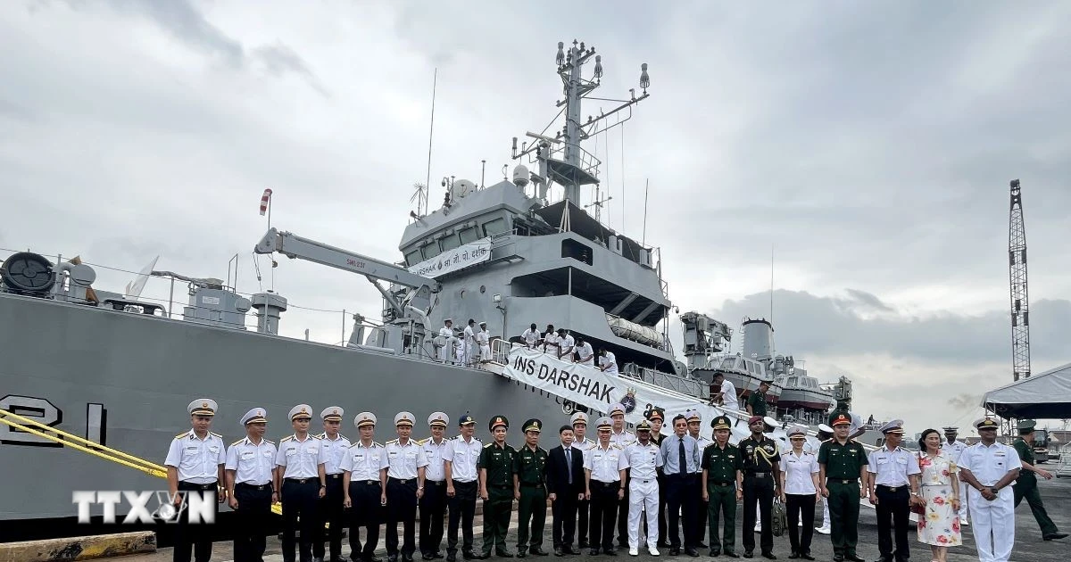 Tàu hải quân Ấn Độ Ins Darshak thăm Thành phố Hồ Chí Minh | Vietnam+ ...