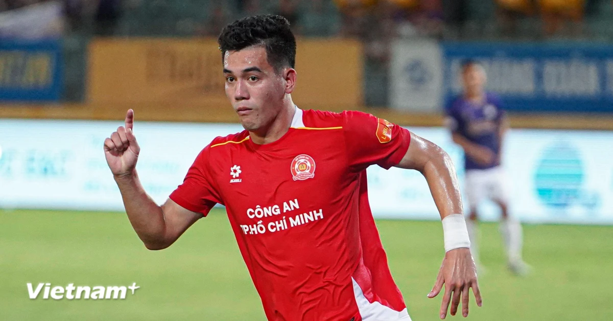 Tiến Linh ghi bàn giúp Công an TP.HCM chia điểm với Hà Nội FC