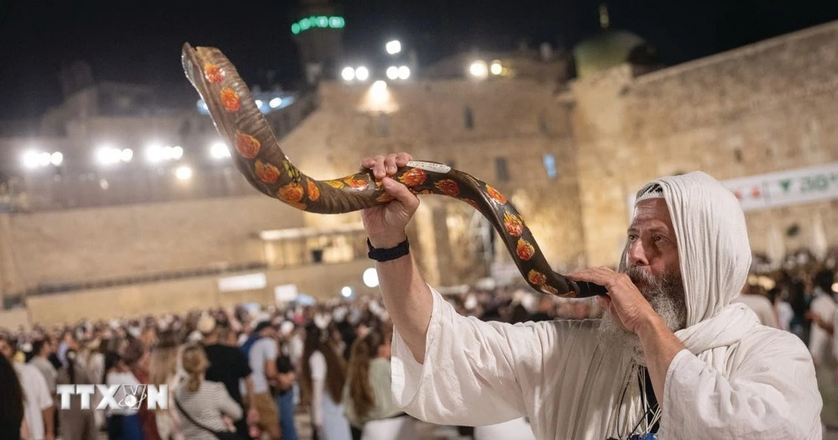 Người Do Thái trên khắp thế giới đón Năm mới Rosh Hashanah 5786 | Báo ...
