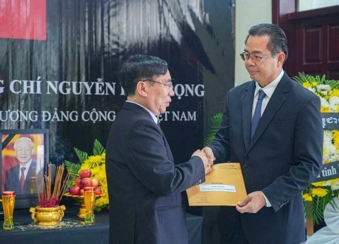 Lễ viếng Tổng Bí thư Nguyễn Phú Trọng tại Lãnh sự quán Việt Nam ở ...