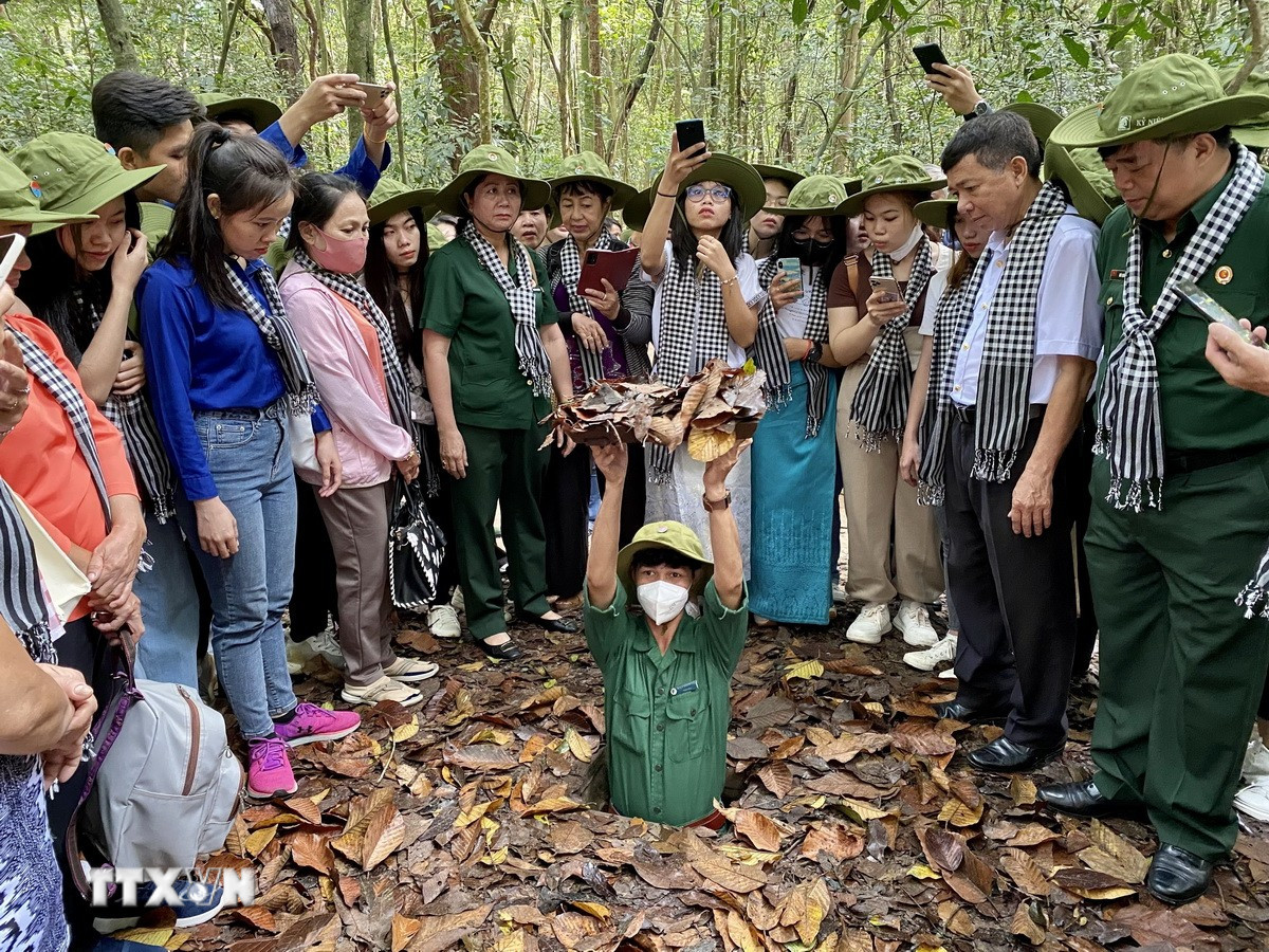 Địa đạo Củ Chi - Điểm du lịch độc đáo | Vietnam+ (VietnamPlus)