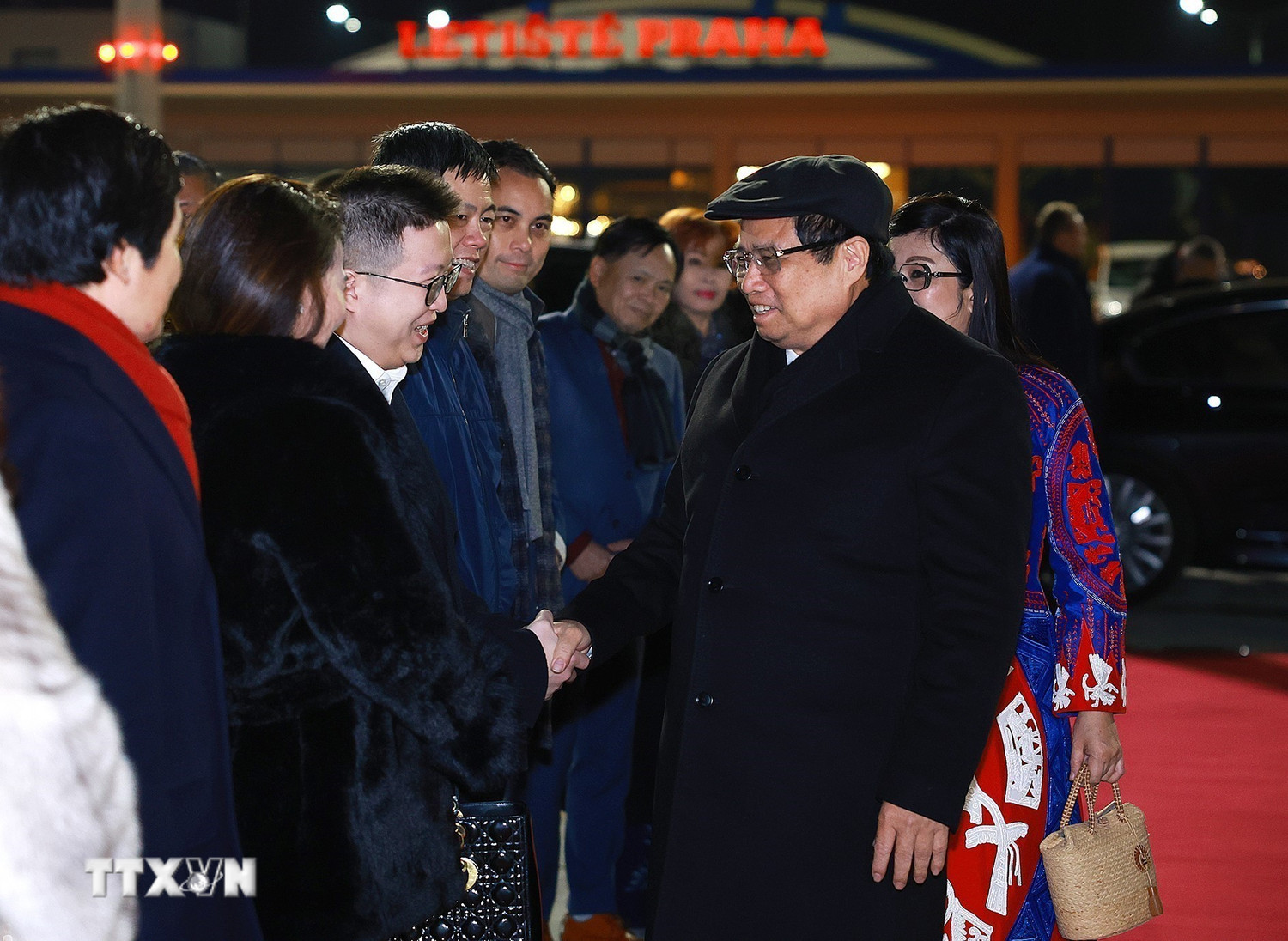 Thủ tướng kết thúc chuyến thăm Séc, lên đường dự WEF tại Thụy Sĩ ...