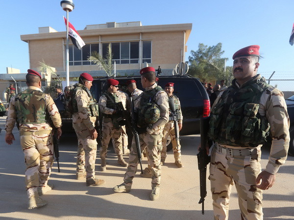 Iraq sa thải hơn 300 sỹ quan để cải tổ sức mạnh quân đội | Vietnam+ ...