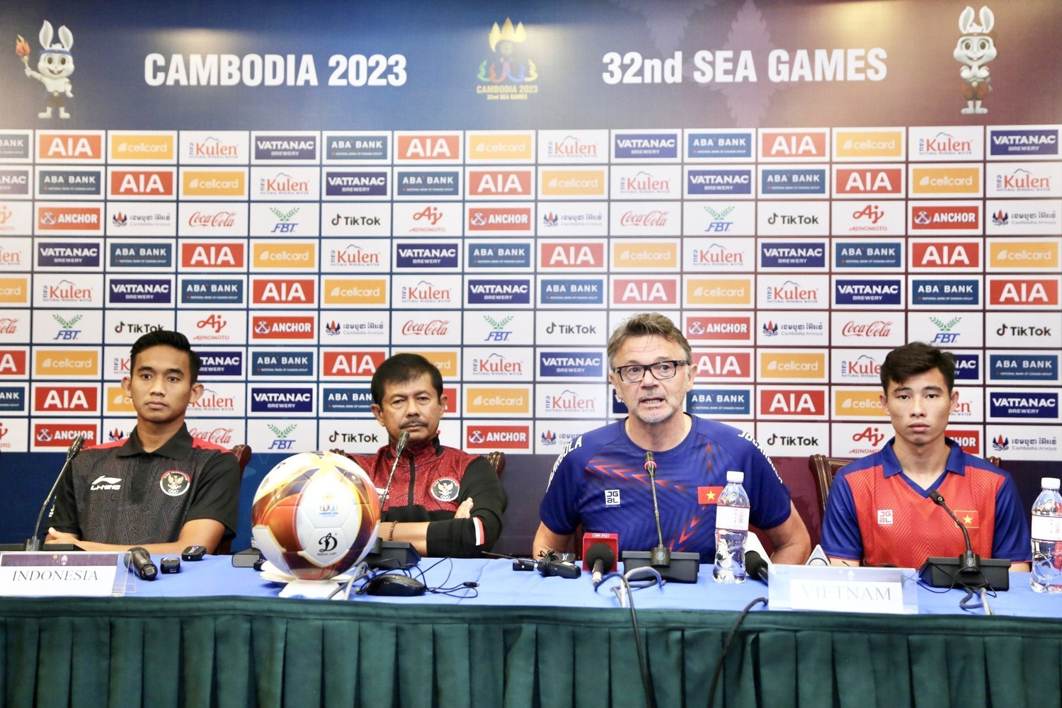 Bán kết U22 Việt Nam-U22 Indonesia: Khẳng định bản lĩnh nhà vô địch | Vietnam+ (VietnamPlus)