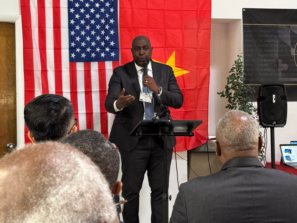 Xelex Việt Nam ra mắt mẫu laptop và máy tính bảng Latimer tại thị ...