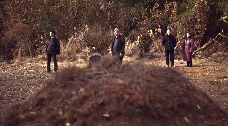 Phim tâm linh-kinh dị "Exhuma: Quật mộ trùng ma" có hay như lời đồn ...