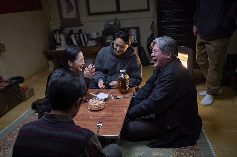 Phim tâm linh-kinh dị "Exhuma: Quật mộ trùng ma" có hay như lời đồn ...