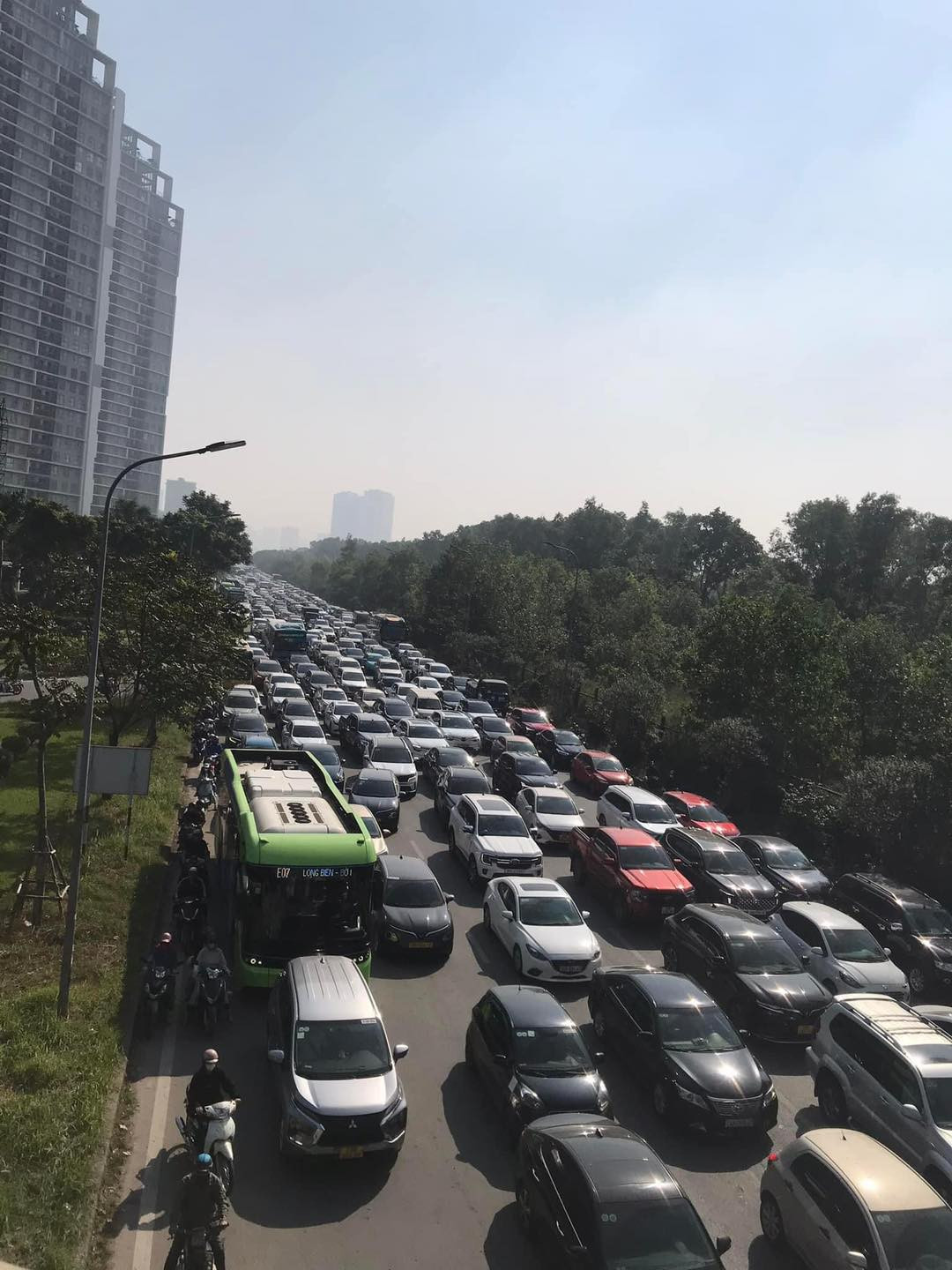 Sáng 10/11, Bảo tàng Lịch sử Quân sự quá tải, phải ra khuyến cáo ...