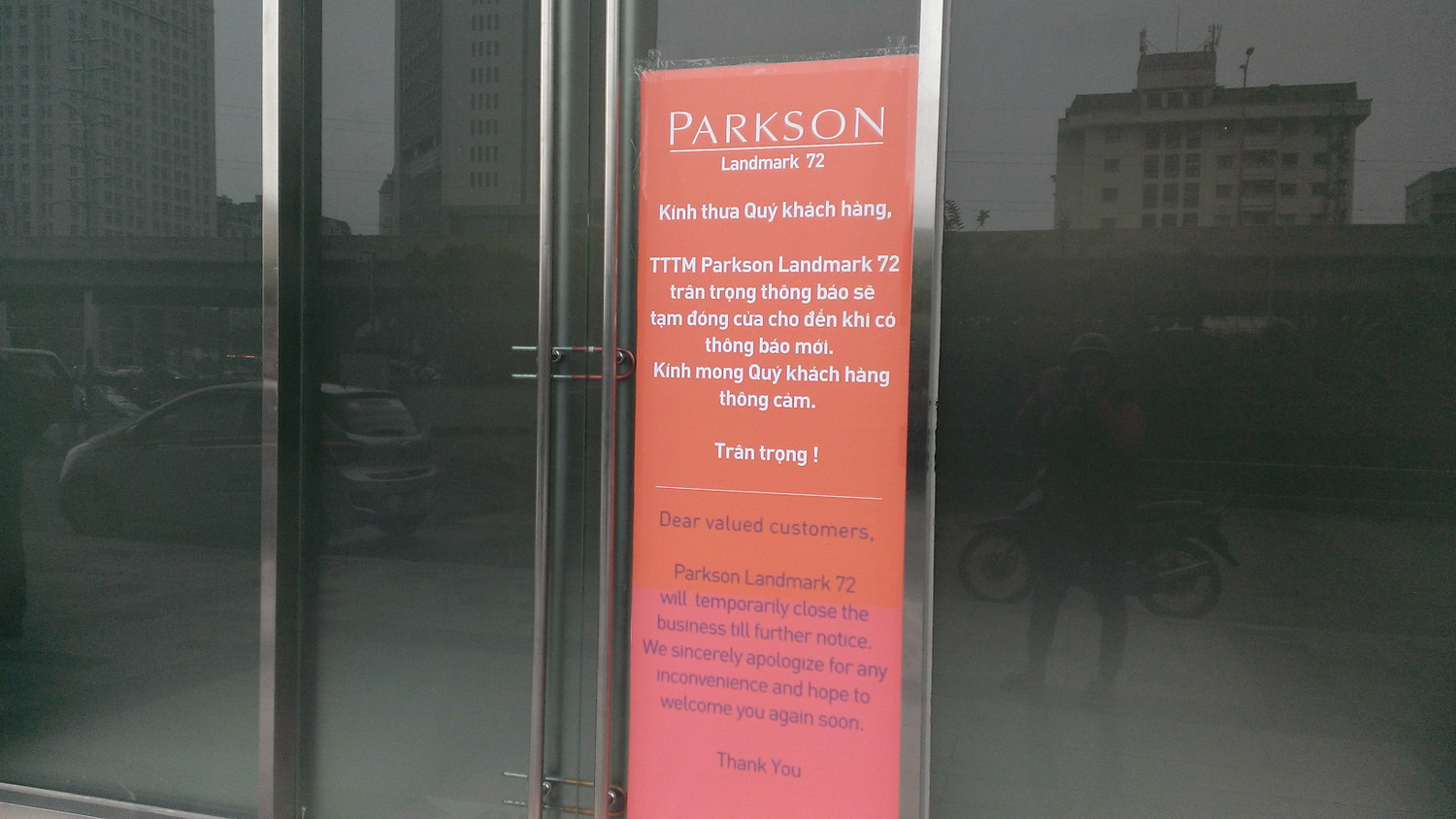 Dán thông báo mới, Parkson Keangnam "không hẹn ngày trở lại" | Vietnam+ ...
