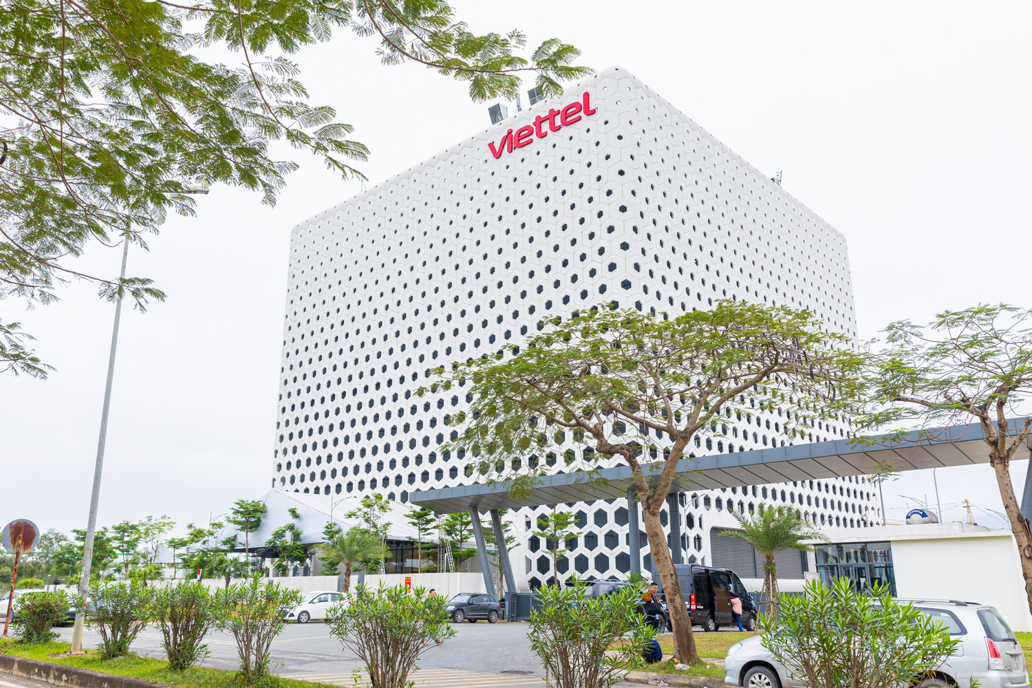 Khám phá Trung tâm Dữ liệu lớn nhất của Viettel IDC mới khánh thành ...