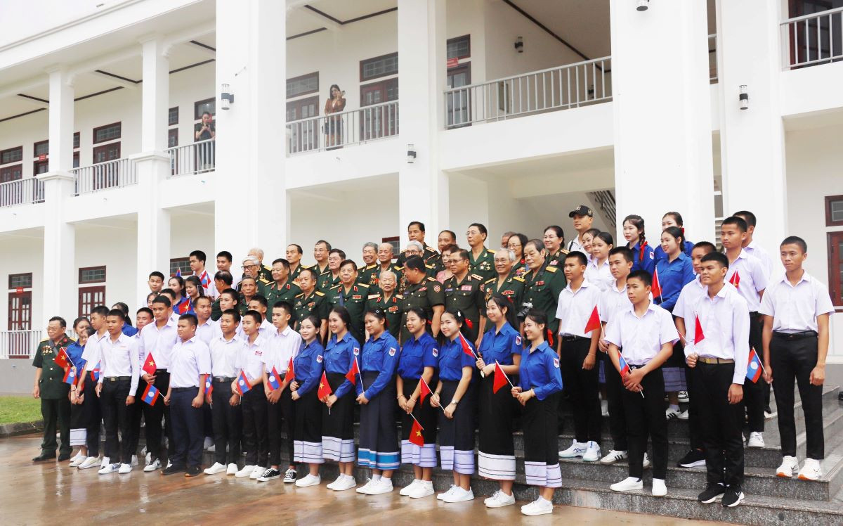 Tổng Bí thư Lào đánh giá cao sự hy sinh to lớn của cựu quân tình nguyện ...