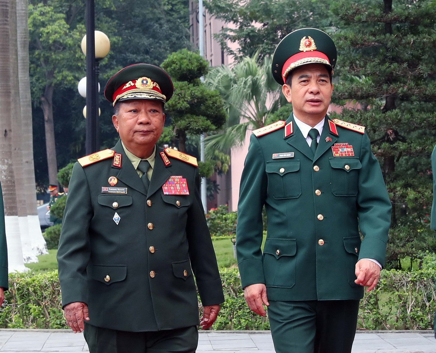 Bộ trưởng Bộ Quốc phòng Lào Chansamone Chanyalath thăm Việt Nam ...