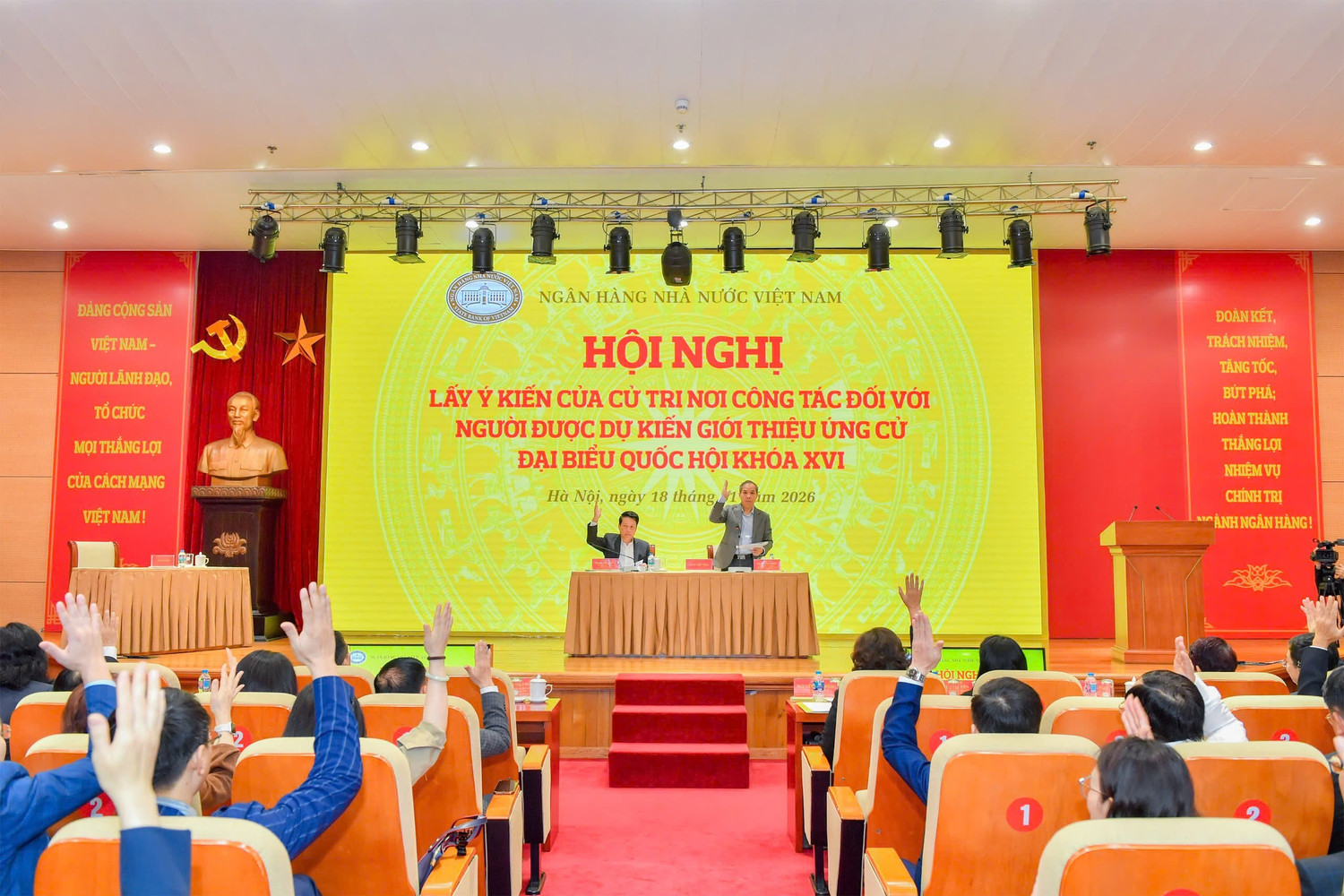 Introducing Governor Nguyen Thi Hong as a candidate for the 16th ...